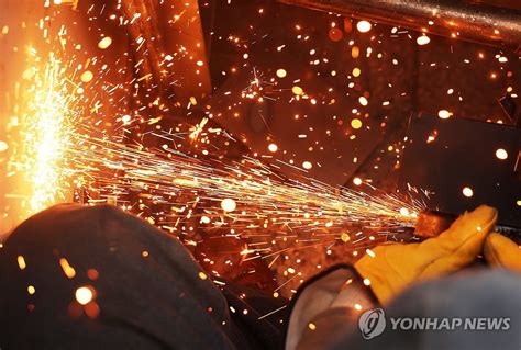 불꽃 튀는 열정으로 연합뉴스