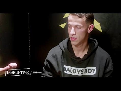 Sex Club Janitor Encuentra Sorpresa Al Limpiar Gloryhole Des Irez Mason Lear Xvideos Com