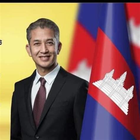 ព្រះអង្គម្ចាស់ នរោត្តម ចក្រាវុធ សួរសុខទុក្ខ និងបានប្រទានដល់ប្រជារាស្ត្រក្រីក្រ នៅតំបន់ដាច់ស្រយាល