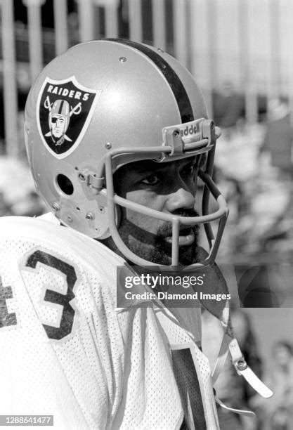 88 George Atkinson Raiders Photos And High Res Pictures Getty Images