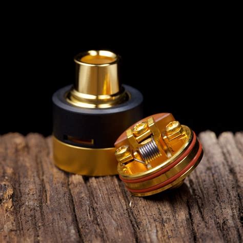 Premium Photo Single Micro Coil In Rebuildable Dripping Atomizer