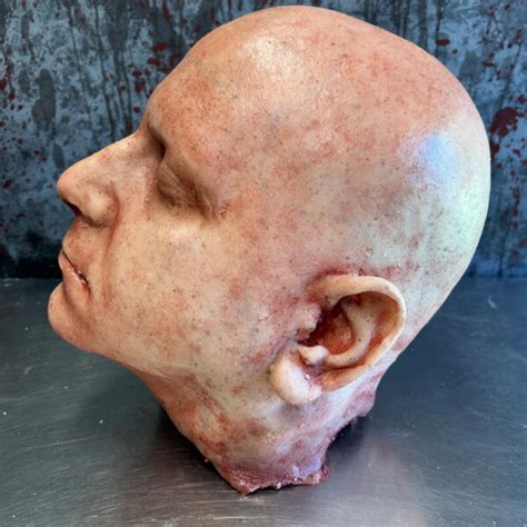 Haunt Prop Severed Head With Spine