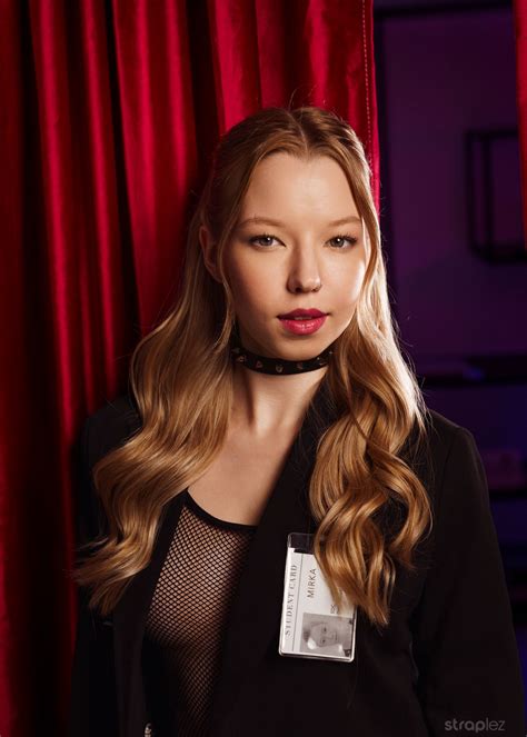 Casey Nohrman Mirka Come Closer 1 Straplez Come Closer 1 Casey Nohrman Mirka Medium 0002 Porn