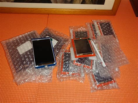 Arduino Taipei 不玩了！arduino Uno用2 8吋彩色觸控液晶螢幕八塊、arduino Mega用3 2吋彩色液晶螢幕三塊