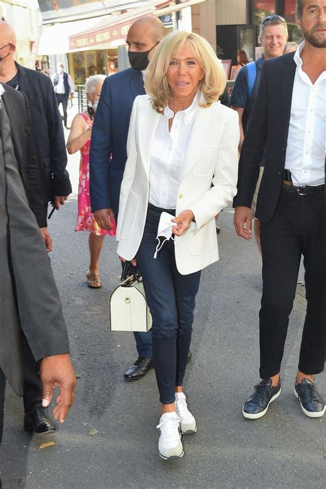Brigitte Macron Beim Empfang In Paris Gibt Sie Stéphanie Nur Farblich