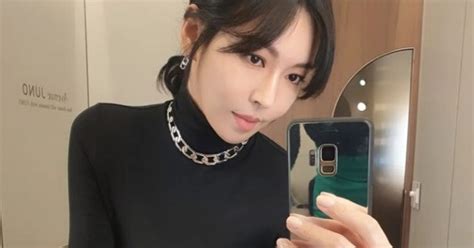 이상우♥ 김소연 거울셀카로 뽐낸 고혹미 [리포트 컷]