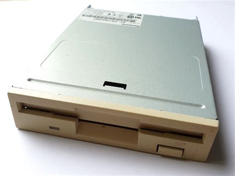 35″ Disk Drives Barrys Microtan Pages