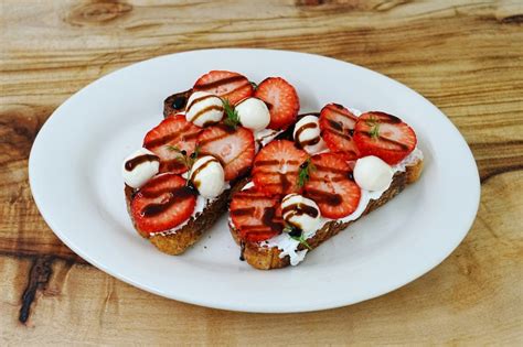 딸기 샌드위치 만들기 그릭요거트 딸기 오픈토스트 레시피 브런치 메뉴 추천 네이버 블로그