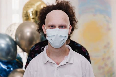 18 річний криворіжець став першим дорослим якому в регіоні зробили трансплантацію кісткового