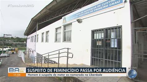 Vídeo Homem Investigado Por Matar A Ex Companheira Passa Por Audiência