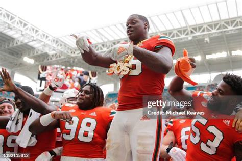 Miami Turnover Chain Photos And Premium High Res Pictures Getty Images