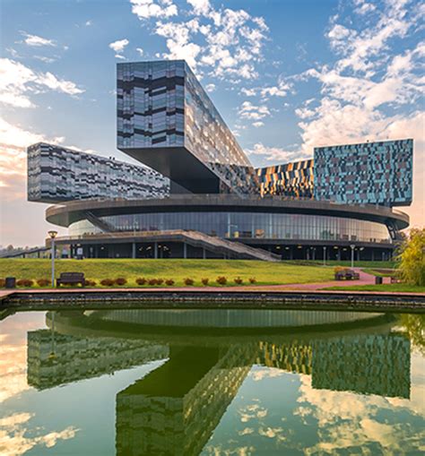Partnership - Moscow School of Management SKOLKOVO
