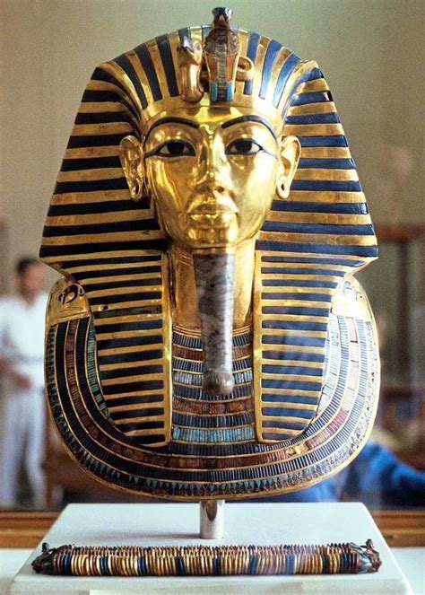 ترميم وجه توت عنخ آمون بملامحه الكاملة صحيفة الخليج