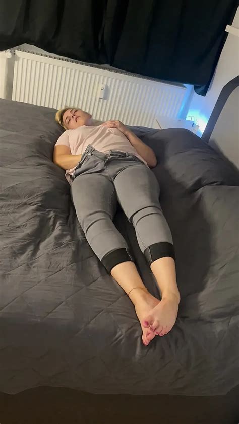 Clyde Schaut Bonie Zu Wie Sie Sich Mehrfach Zum Orgasmus Bringt Im