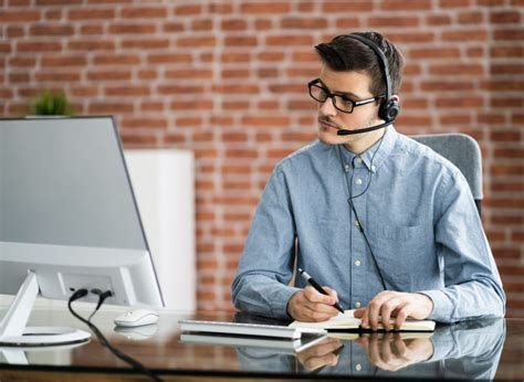 Virtual Assistant What They Do And How To Become One The