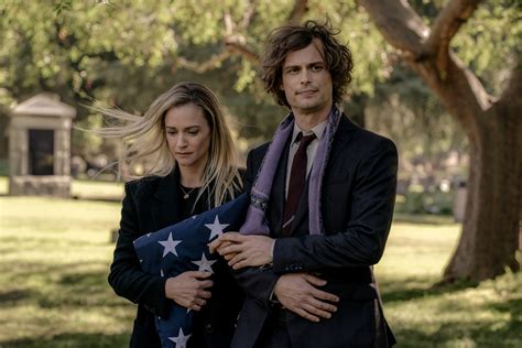 Criminal Minds Evolution Recap Matthew Gray Gubler Returns As Reid To Support Jj At Wills