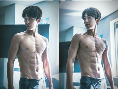 이슈 유머 웃통을 까도 핫하지 않은 복근남 유형 다섯가지