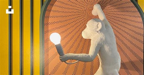 갈색 고리 버들 세공 의자에 앉아 누드 여자 사진 Unsplash의 무료 실내 이미지