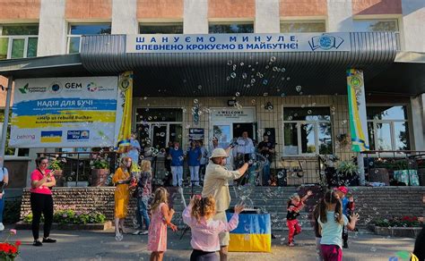 Була без вікон дверей та даху у Бучі відновили після деокупації школу до першого вересня