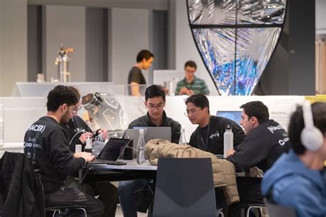 At The Mit Quantum Hackathon A Community Tackles Quantum Computing Challenges Mit Eecs