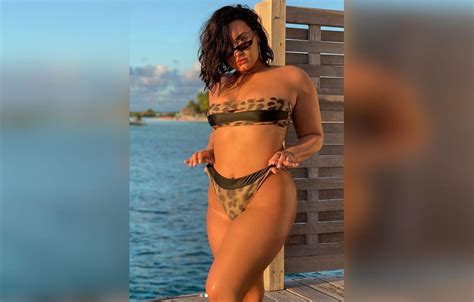 Demi Lovato Looks Incredible In A Leopard Print Bikini See Her Sexy Pics