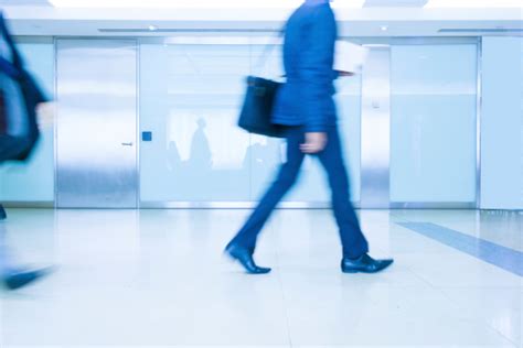 희미함 사조 사람들이 눈비녀골풀 시간 기차역 런던 영국 사무실에 대한 스톡 사진 및 기타 이미지 사무실 도착 모션 Istock