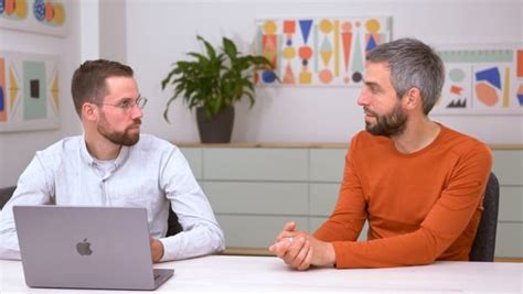 staggered animations with variadic views swift talk