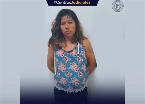 Mujer Acusada De Asesinar A Su Pareja Con Un Cuchillo Continuará En