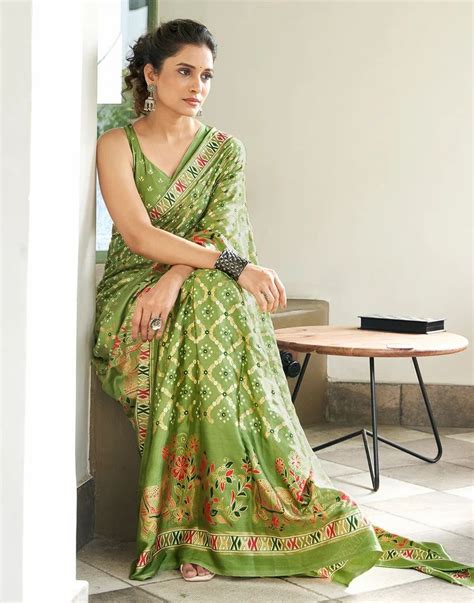 Green Color Silk Saree At Rs 437 Pure Silk Sarees In Surat Id