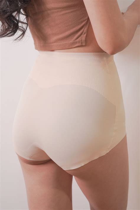 [new In] Lite Control Brief With Abdomen Control And Butt Lifting In