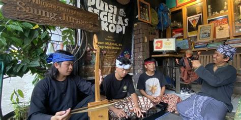 Menikmati Pertunjukan Wayang Golek Di Warung Kopi Saung Jurasep Bogor
