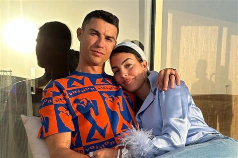 Georgina Rodríguez Cristiano Ronaldos Freundin Musste Ins Krankenhaus