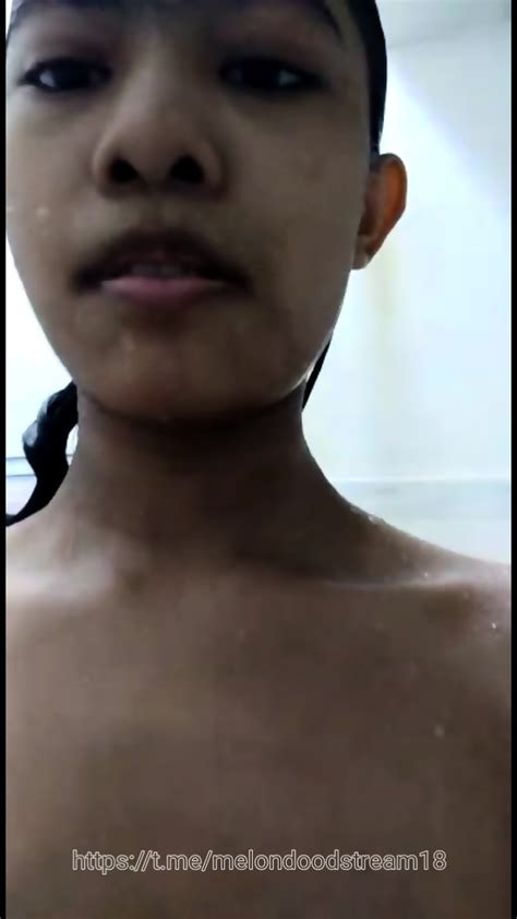 Bokep Indonesia Sarah Mandi Plus Pamer Onderdil