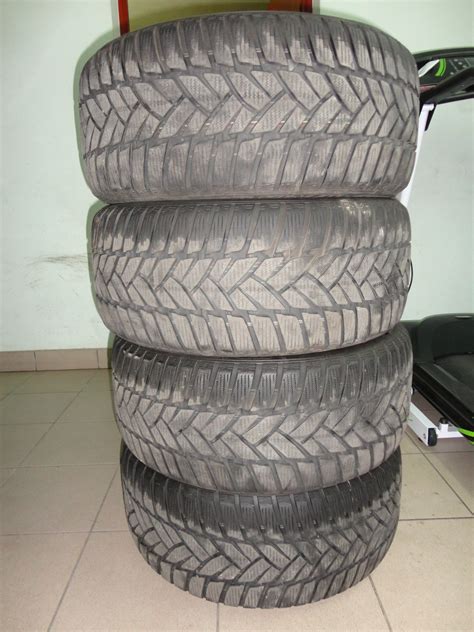 245/40R18 OPONY ZIMOWE DUNLOP - 7021060541 - oficjalne archiwum Allegro
