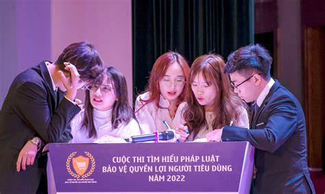 Sinh viên nô nức thi tìm hiểu pháp luật bảo vệ người tiêu dùng