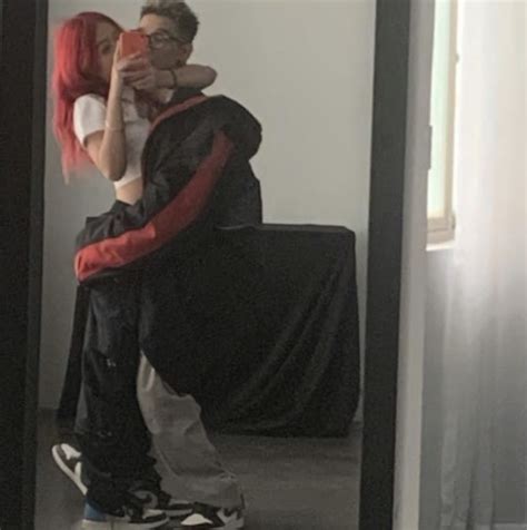 MCK và loạt hình ảnh nhạy cảm gây tranh cãi trong quá khứ