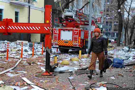 Київ у вогні наслідки ранкової атаки РФ на столицю фотогалерея