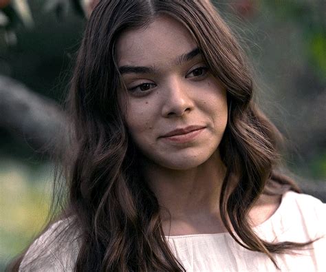 Wlw Hailee Steinfeld As Emily Dickinson Dickinson