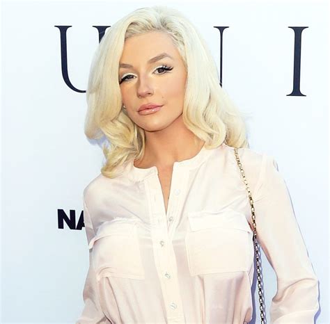 Courtney Stodden Copies Kim Kardashians Nude Selfie Us Weekly