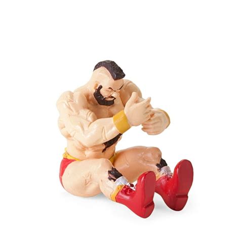 Street Fighter Ii Desktop Zangief Piledriver Pen Holder Mini Figure