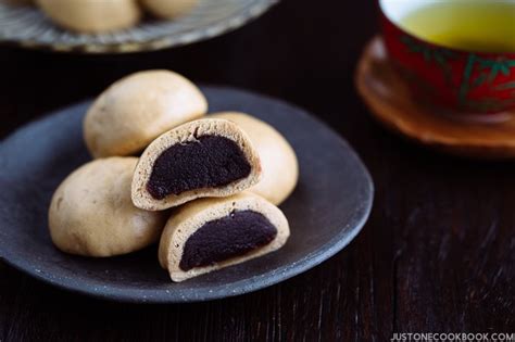 Manju Japanese Steamed Cake 利休饅頭 • Just One Cookbook