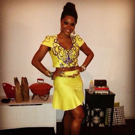 Ego Juliana Alves Vai De Sainha Ao Ensaio Da Unidos Da Tijuca
