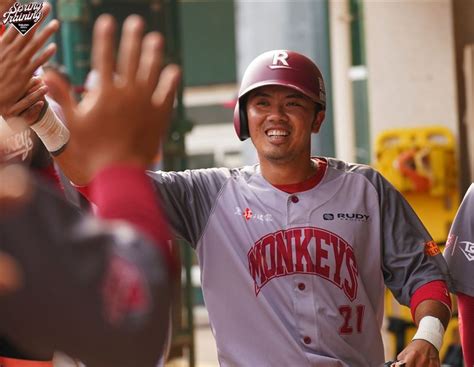 郭嚴文轉戰味全龍 簽下2年合約 生活 郭嚴文轉戰味全龍 簽下2年合約 青年日報