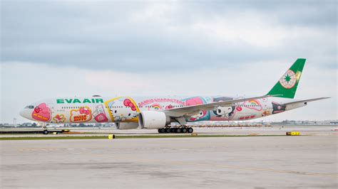 Hello Kitty Eva Air Boeing 777 Purrs Into Chicago Ohare