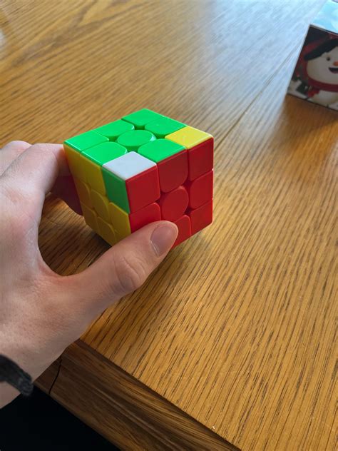 how do i solve this r rubiks cubes