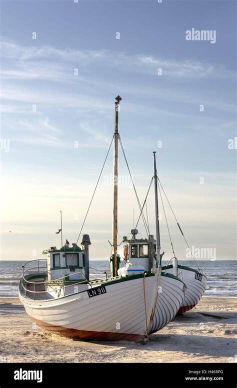 Strand Und Boote Fotos Und Bildmaterial In Hoher Auflösung Alamy