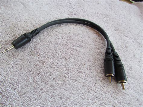 Radio Shack 1 8 Mini Plug To 2 Rca Plugs 6 Cable Reverb