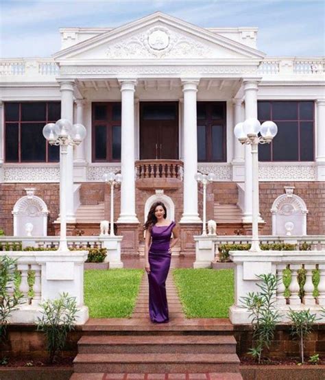Check Out The Inside Pics Of Shah Rukh Khans Luxurious Mansion India TV