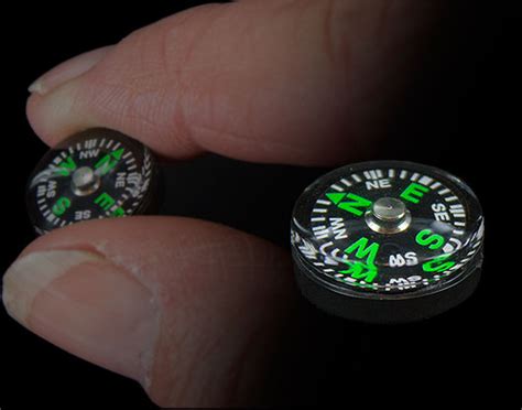 Bushcraft Explorer Button Compass