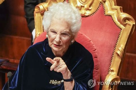 극우 집권한 伊 의회서 첫 회의 주재한 92세 홀로코스트 생존자 나무뉴스